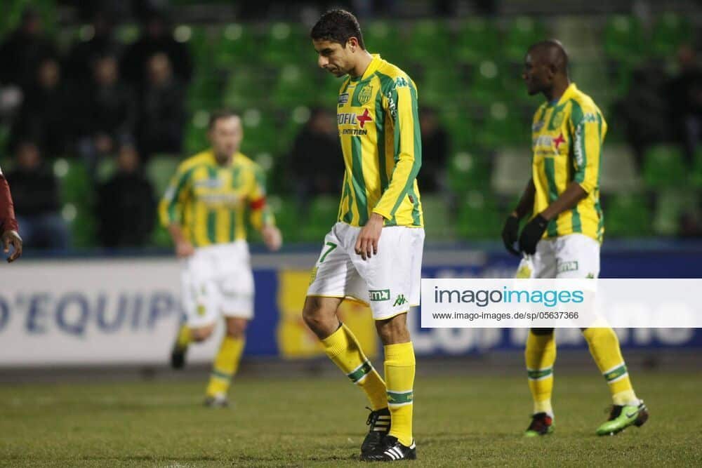 Maillot FC Nantes porté par Issam El Adoua 2009/2010